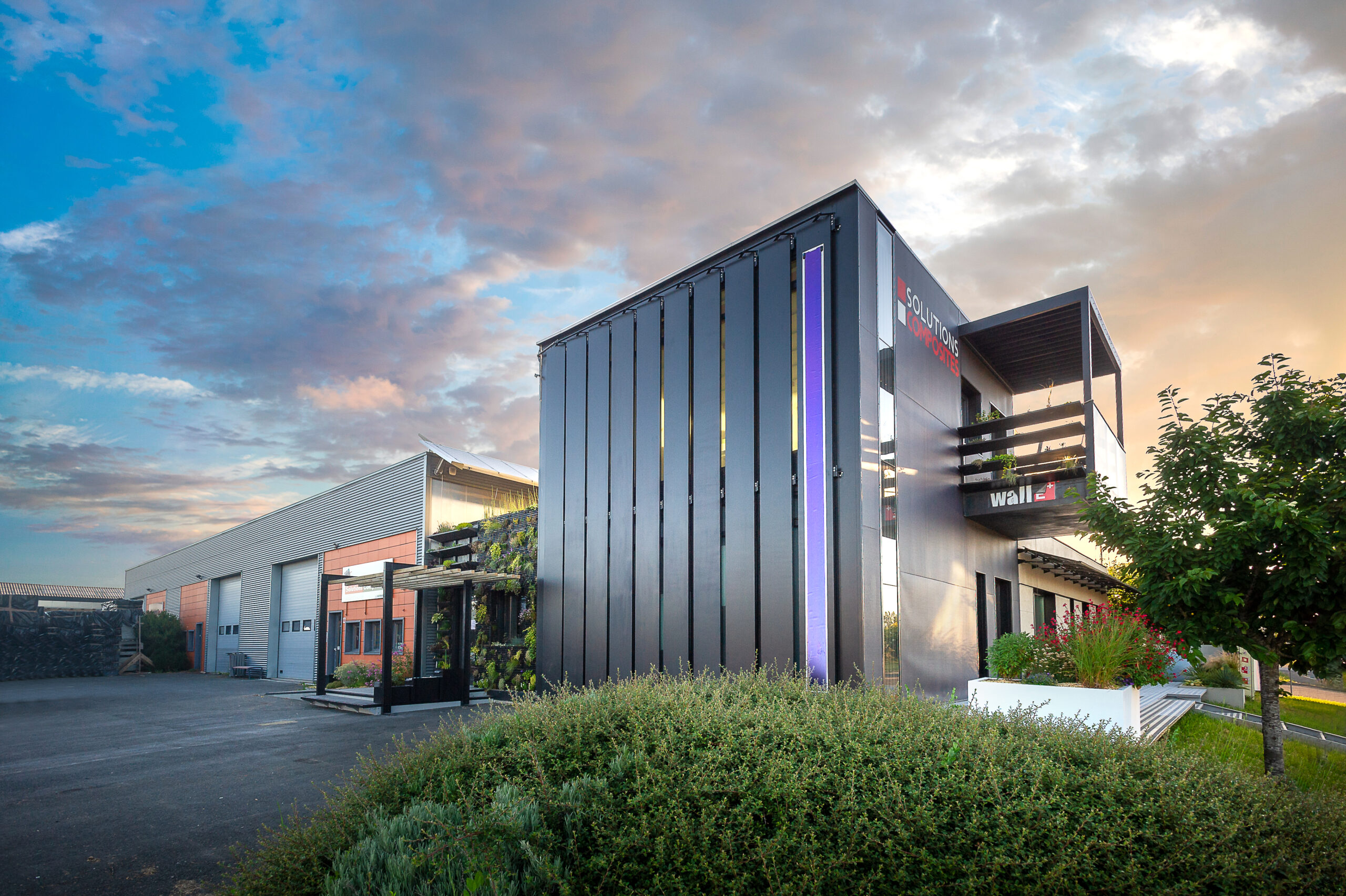 "the Compohouse": an experimental building Caerostris - Caerostris